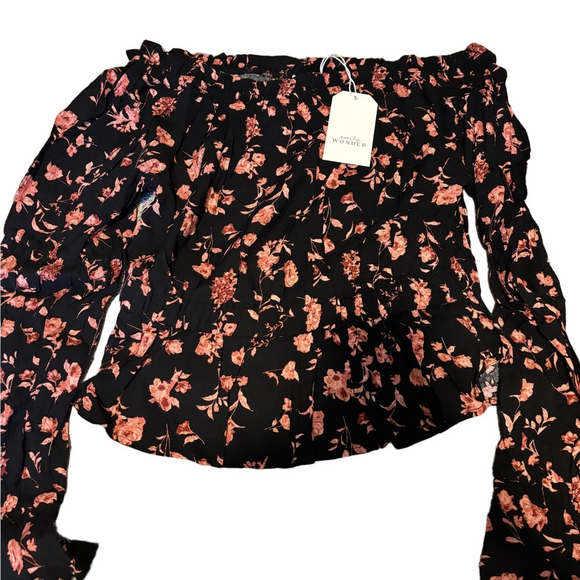 Emily Wonder | Tops | Emily Wonder Stylish Black And Pinkpeach Floral ...